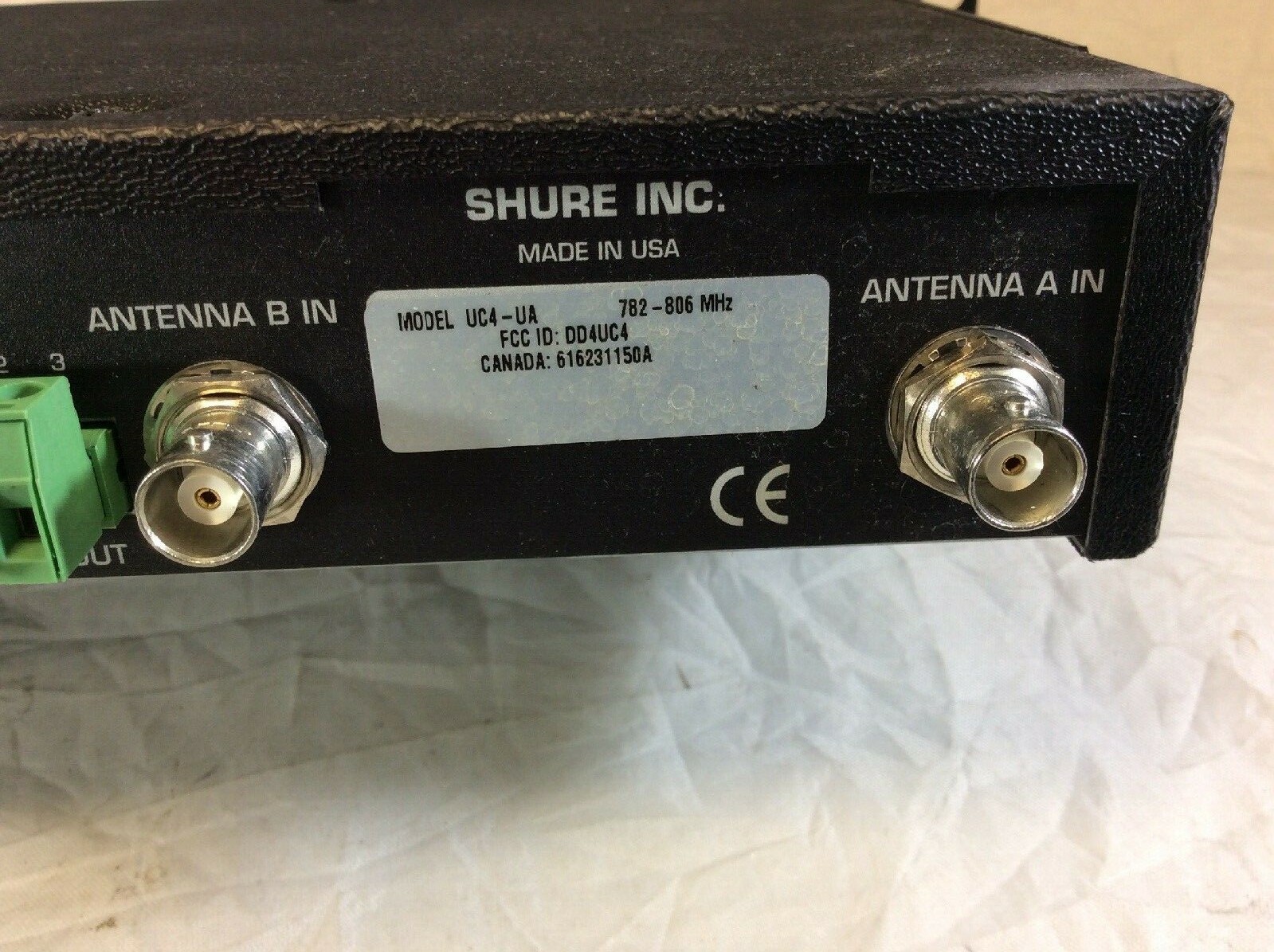 LOT 2x SHURE UC4-UA WIRELESS MICROPHONE RECEIVER RACKMOUNT 782-806MHz ...