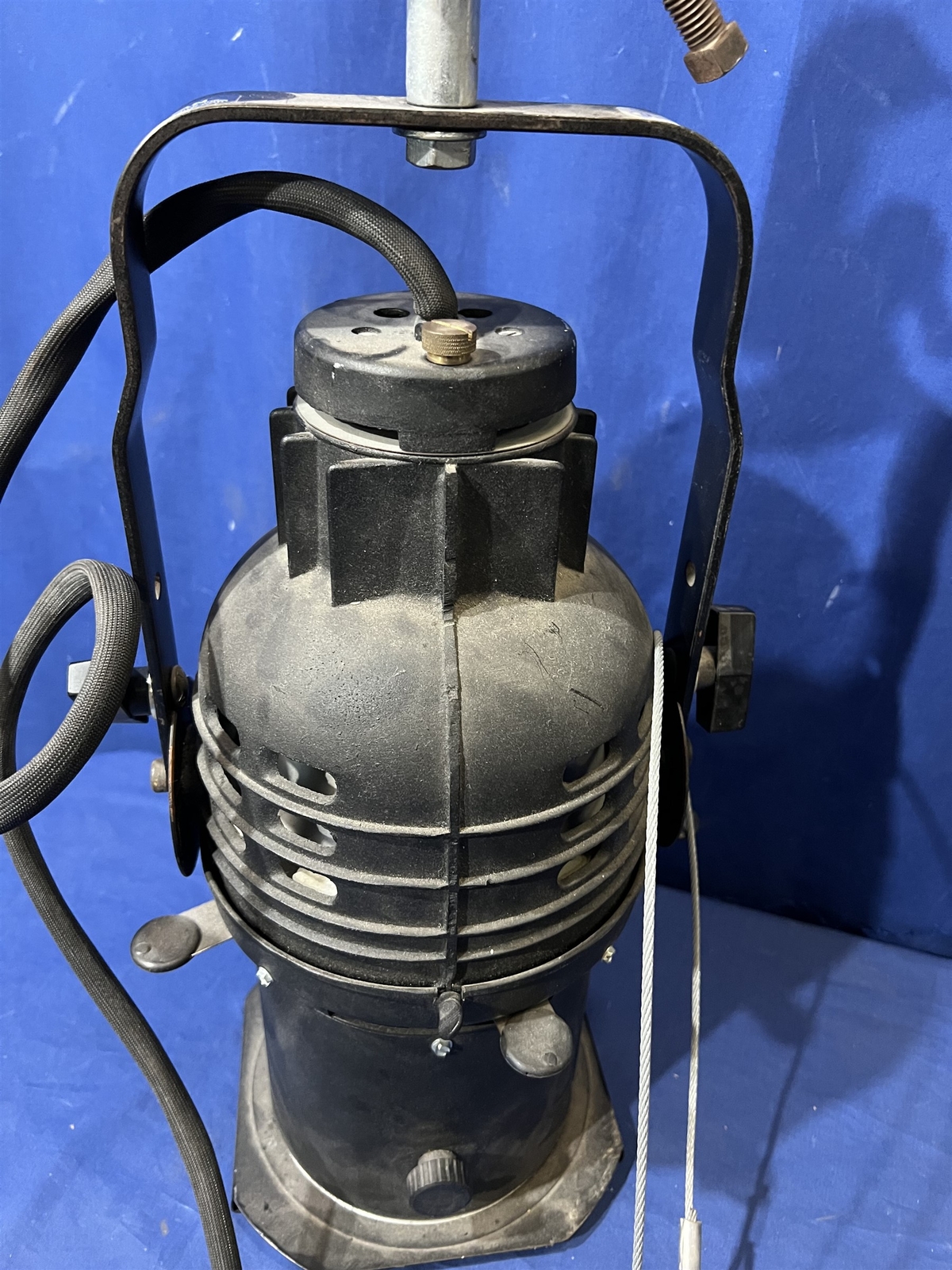 ALTMAN 360Q SERIES AXIAL ELLIPSOIDAL STAGE LIGHTING UNIT Ceiling ...