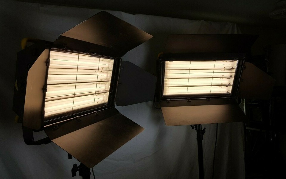 Lowell Dimmable FLS-450DM Studio lighting kit w/ DMX remote control ...