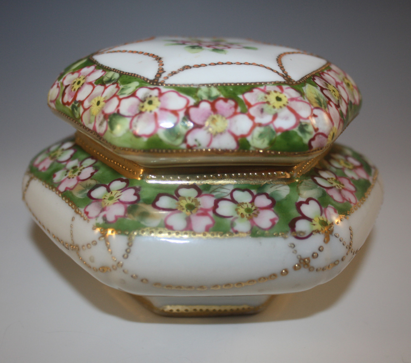ANTIQUE NIPPON CHERRY BLOSSOM HEXAGON POWDER JAR, PUFF BOX | eBay