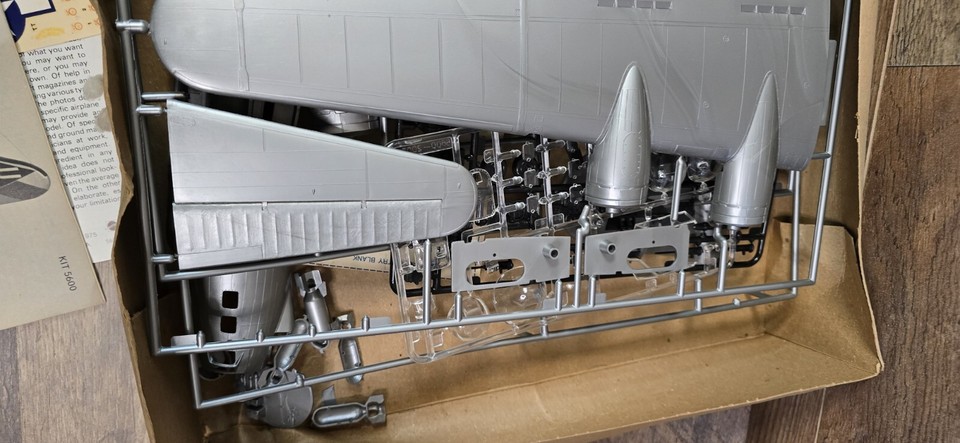 Monogram #5600 B-17G Flying Fortress 1:48 Scale Model Plane Open Box ...