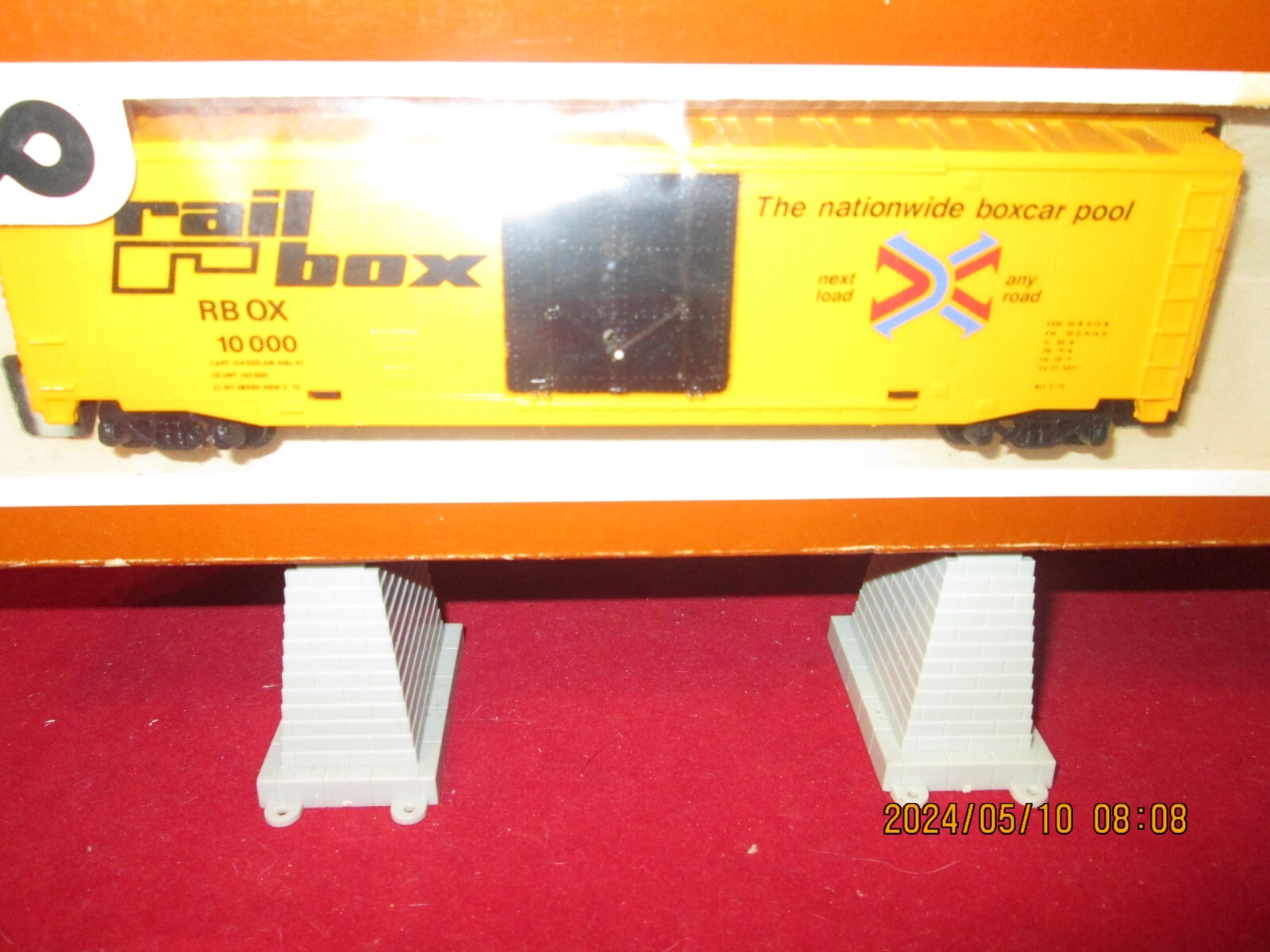 Tyco HO Scale Rail Box RBOX 10000 Freight Box Car Yellow Plug Door | eBay