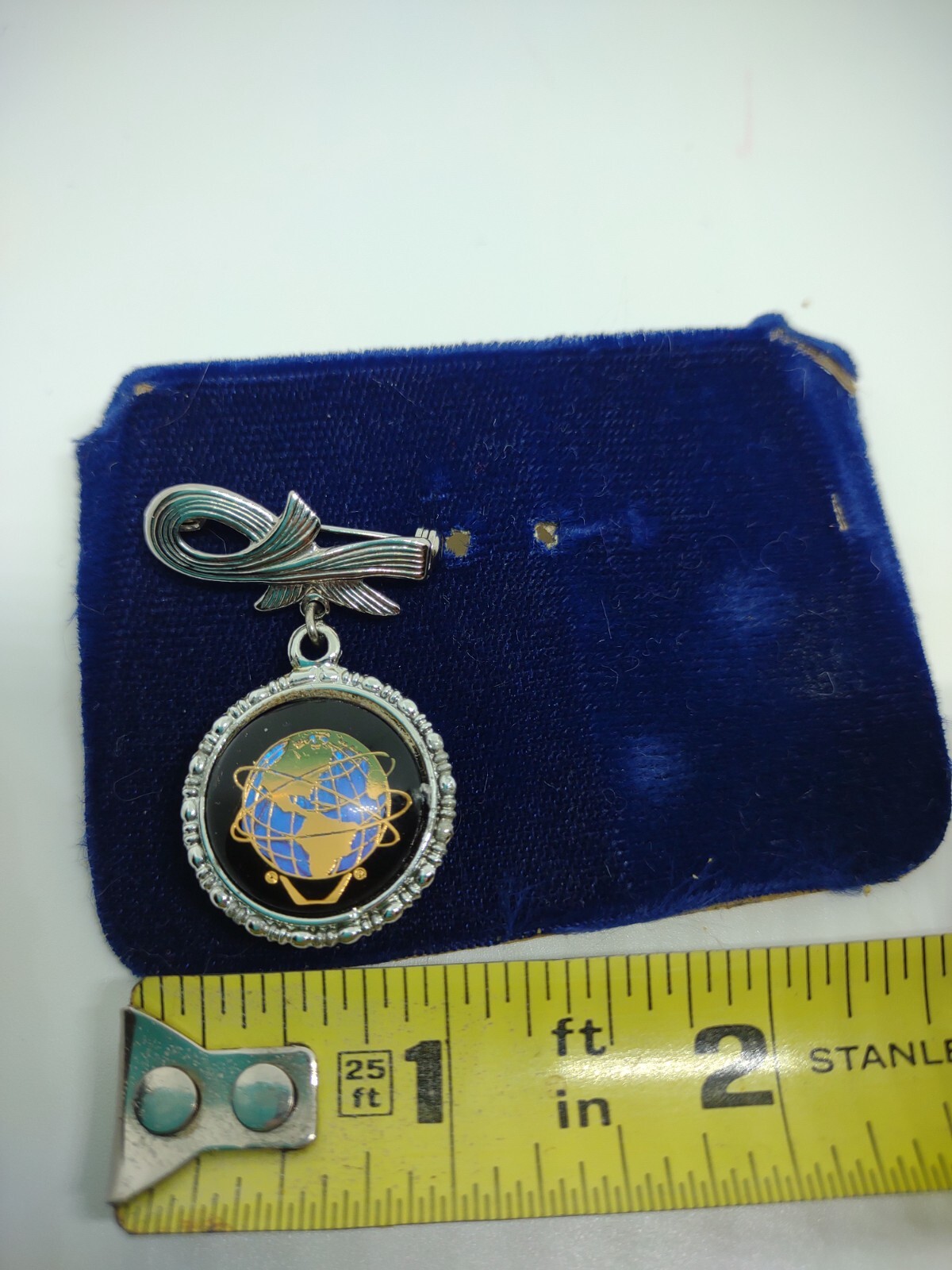 Vintage New York World's Fair Unisphere Iridescent Pin Vatican Pavilion ...