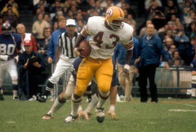 Larry Brown Of The Washington Redskins Carries The Ball 1970 OLD PHOTO ...