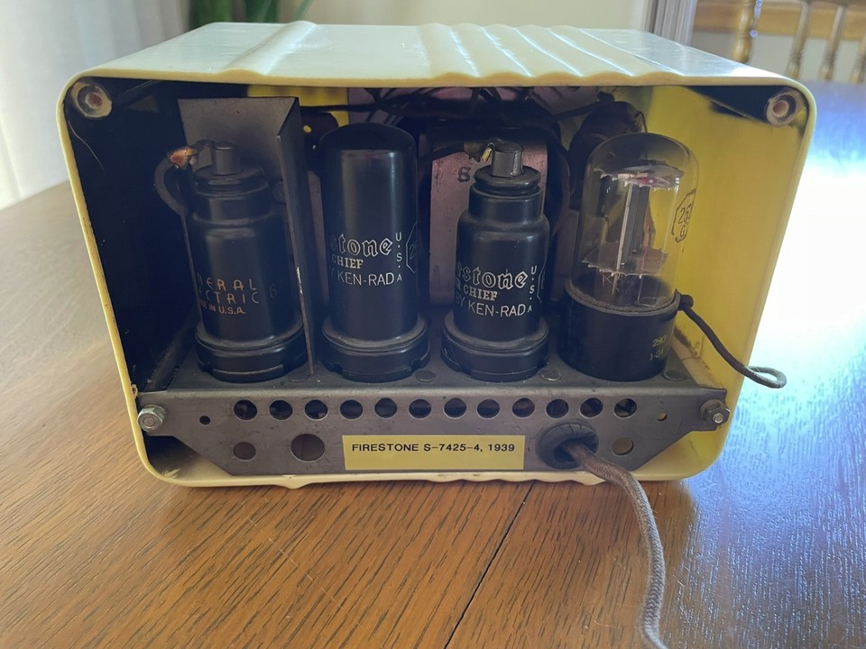 Firestone Midget Ivory Plaskon AM tube radio model S-7425-4, 1939 | eBay