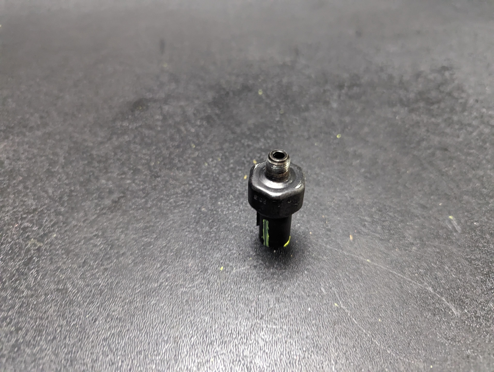 Engine Oil Pressure Sensor 2019 Kia Optima 94750-37100 2016 2017 2018 ...