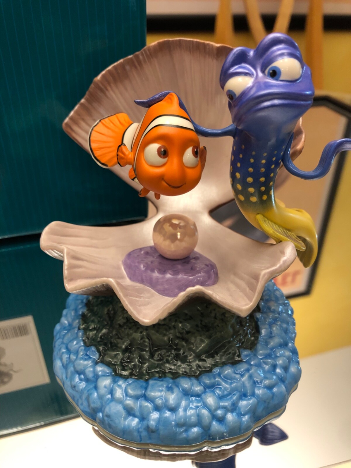 WDCC Finding Nemo "I'm From The Ocean" Nemo and Gurgle Box & COA ...