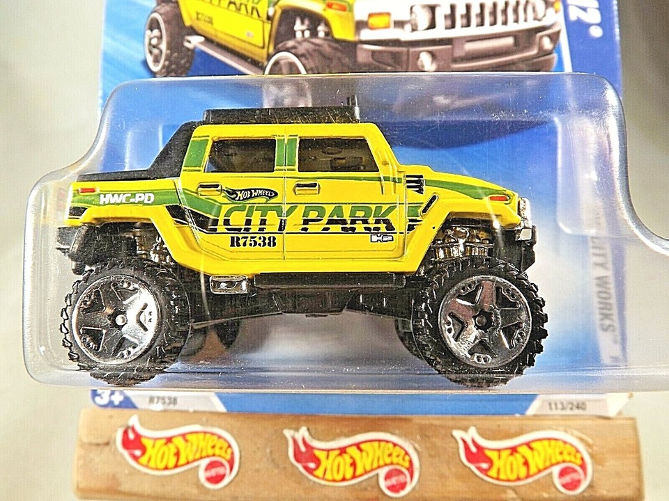 2010 Hot Wheels #113 HW City Works 5/10 HUMMER H2 Yellow Variant ...