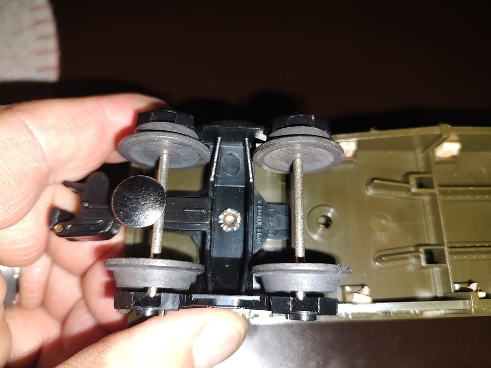 Lionel FLAT CAR W/ Ertl DIECAST US ARMY M113 AND with VINTAGE Payton ...