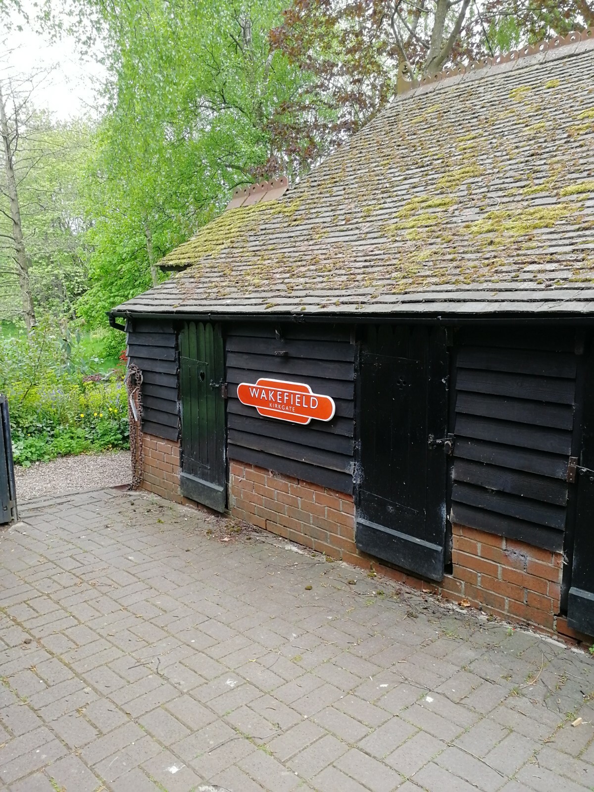 WAKEFIELD totem enamel sign British Rail BR sign NE train Wakefield ...