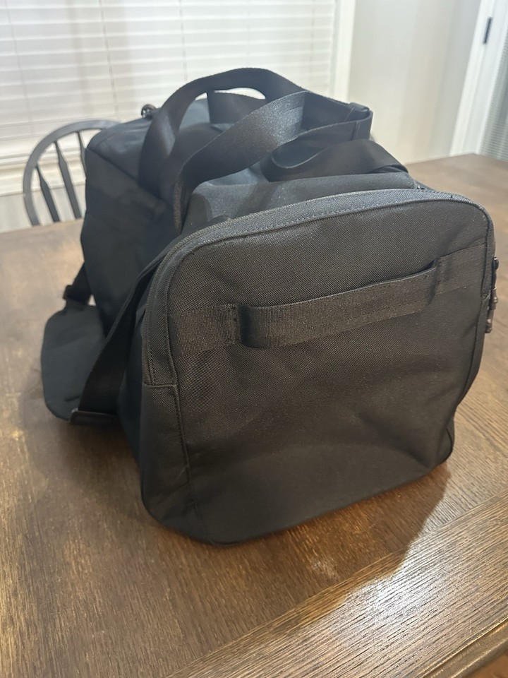 Nike UGa Georgia Bulldogs Football Team Issue Travel Bag - CFB ...