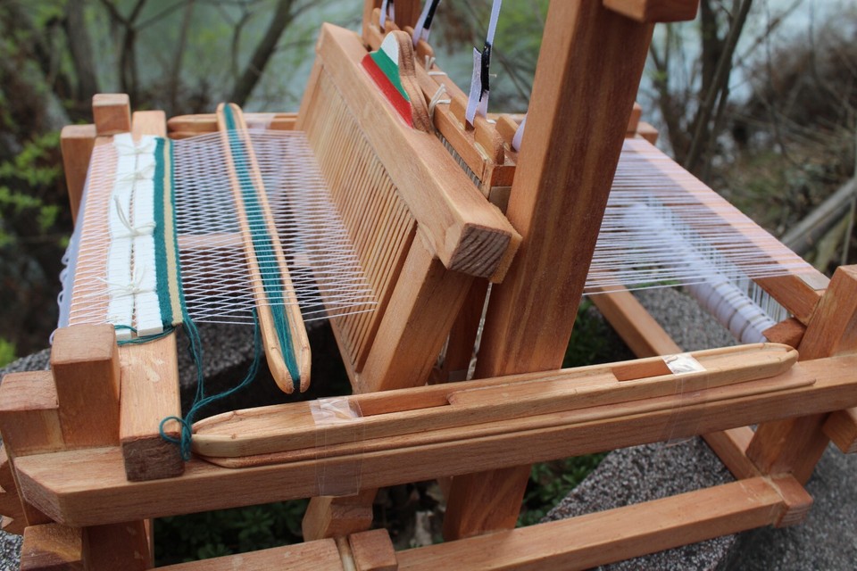 Mini Weaving Machine. Small Loom. Hand Weaving Machine. Hobby. Craft ...