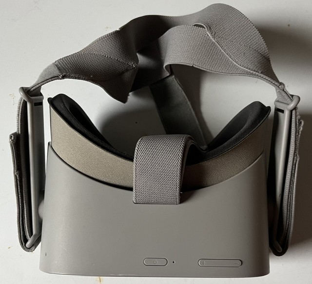 Meta Oculus Go 64GB Standalone Virtual Reality Headset - Gray for sale ...