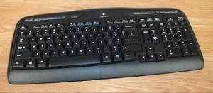 Genuine Logitech (K330) Battery Operated Wireless Computer Keyboard ...