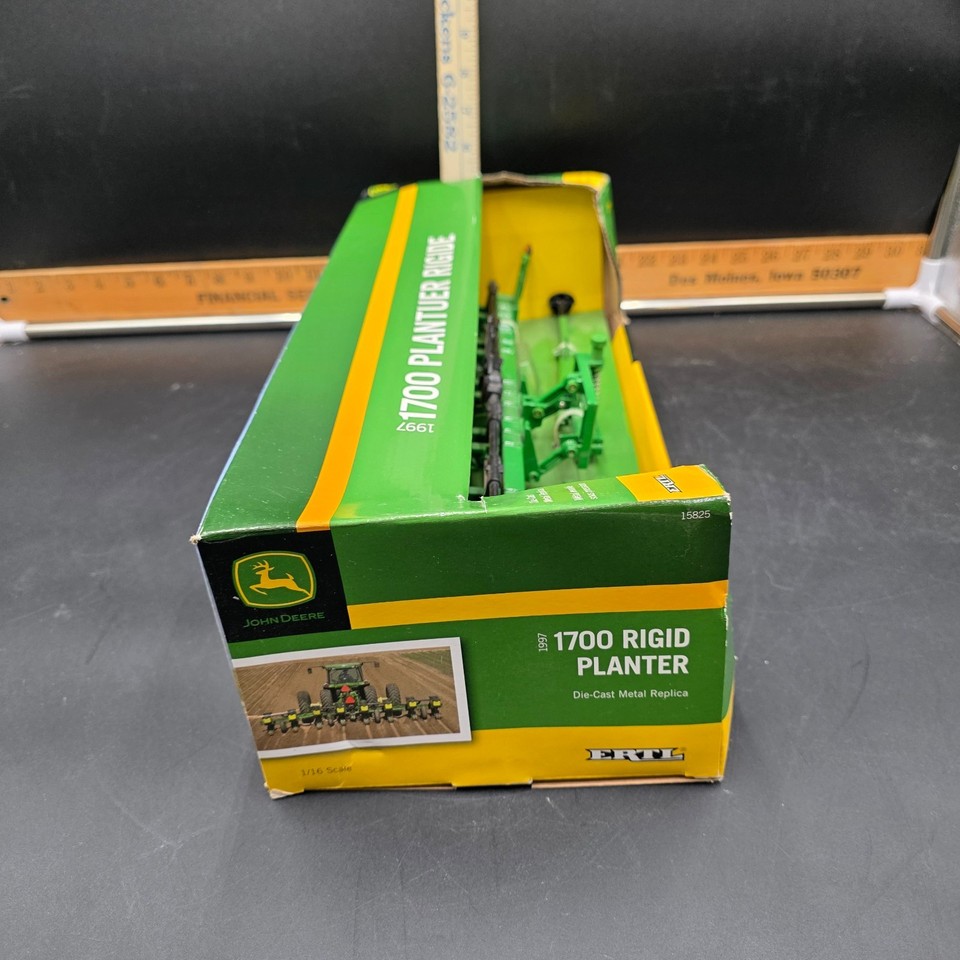 NIB 1/16 Ertl Farm Toy John Deere 1700 Rigid Planter Tractor Implement ...