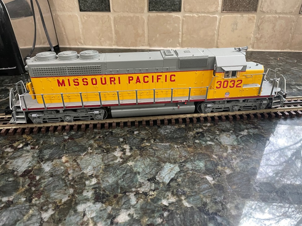 Atlas O Missouri Pacific MP SD-40 #3032 Non-powered -Used 1566-1 | eBay