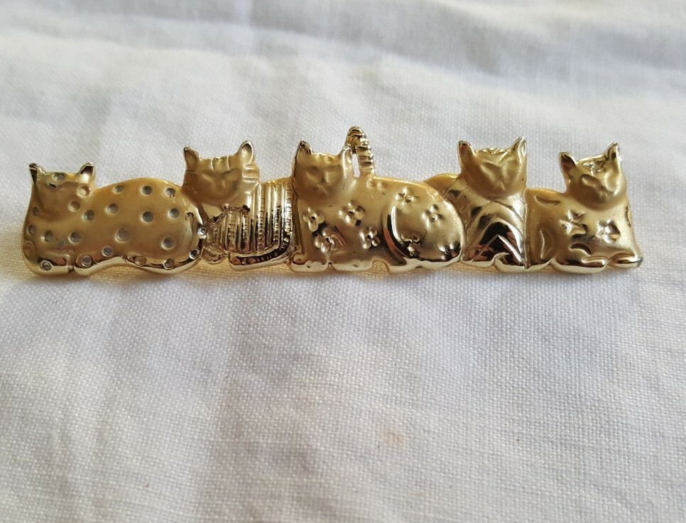 Vintage Jewelry 5 Cats In A Row Gold Tone Pin Brooch signed OAJ.C. B1 ...