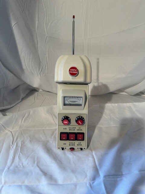 ELECTROSCOPE MODEL 301 CLASSIC GOLD & SILVER LONG RANGE LOCATOR METAL ...