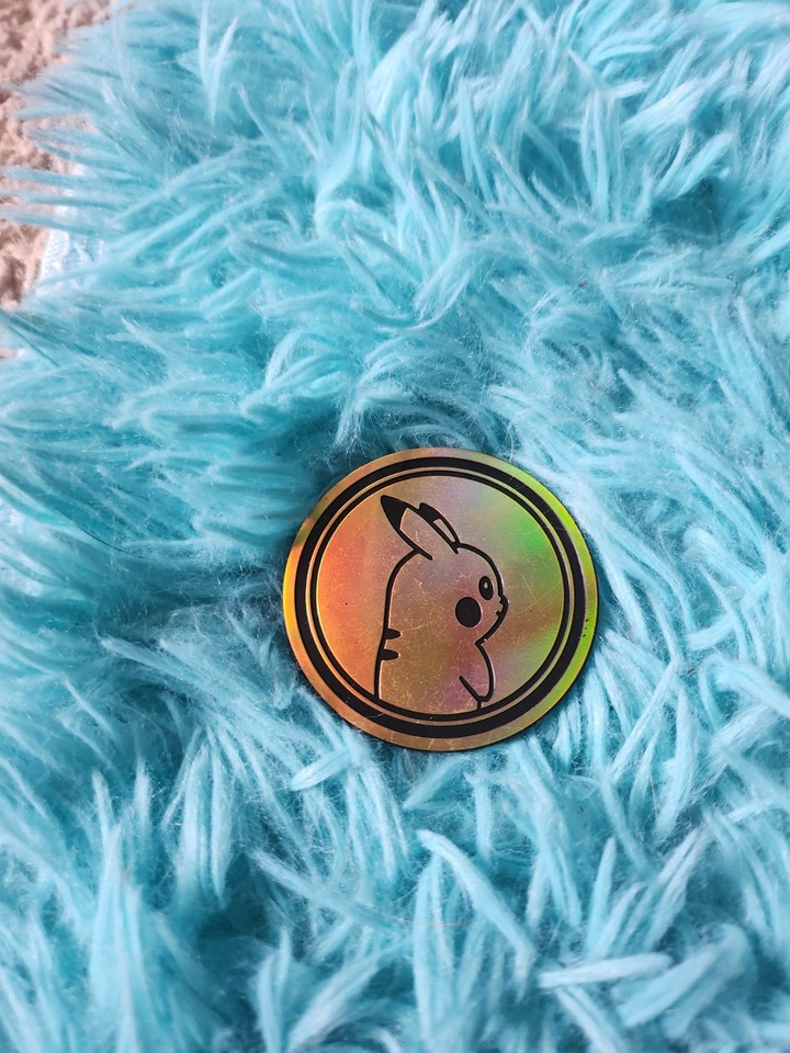 Pokémon TCG: Choose Your Coin - Jumbo or Standard - Charizard Pikachu ...