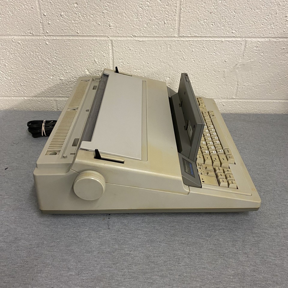Panasonic KX-E500B Electronic Typewriter W/ Screen | eBay
