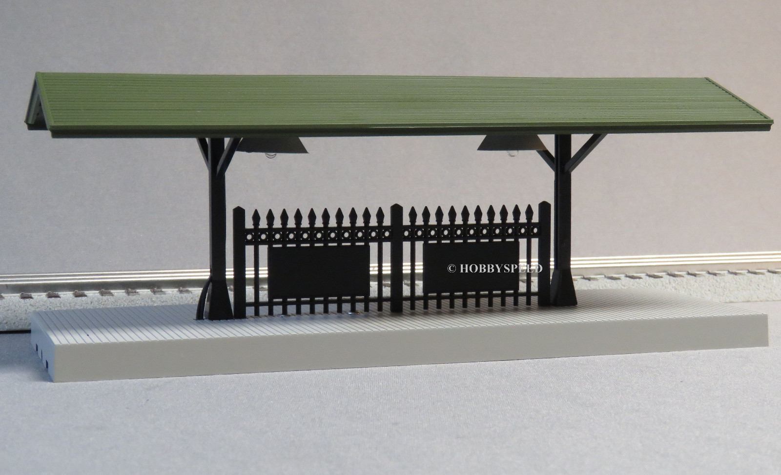 MTH LIGHTED PASSENGER STATION PLATFORM GREEN ROOF o gauge train figure ...