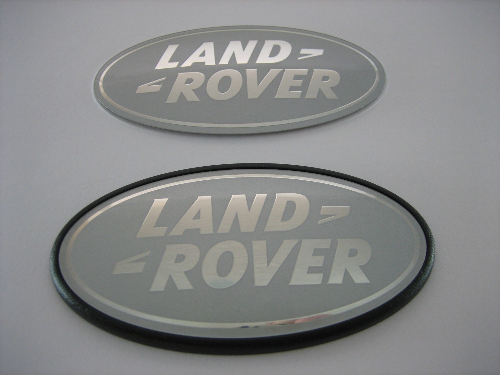 Land Rover LR2 Front / Rear Tail Gate Badge Emblem Silver Oval Logo ...