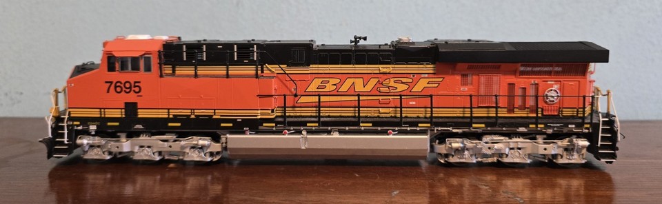 Overland Models HO Brass OMI #AA-1263-1 BNSF ES44DC #7695 Golden BNSF ...