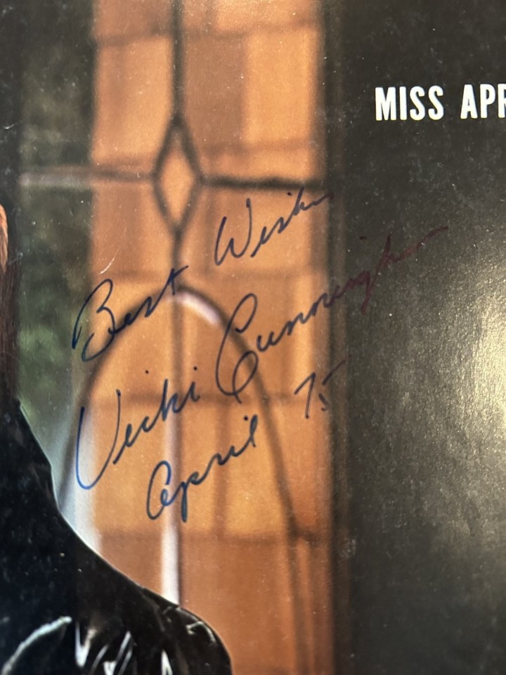 PLAYBOY original centerfold VICKI CUNNINGHAM signed AUTOGRAPH B2025 | eBay