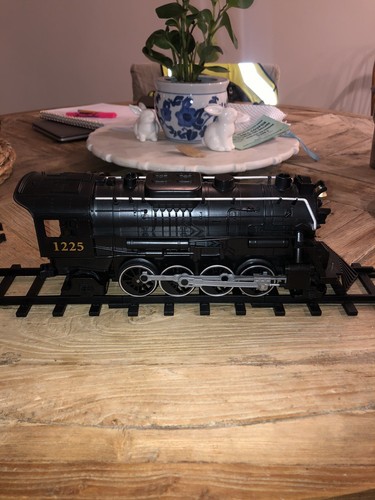Lionel Polar Express Train Engine Locomotive 1225 Model 711795 Battery ...