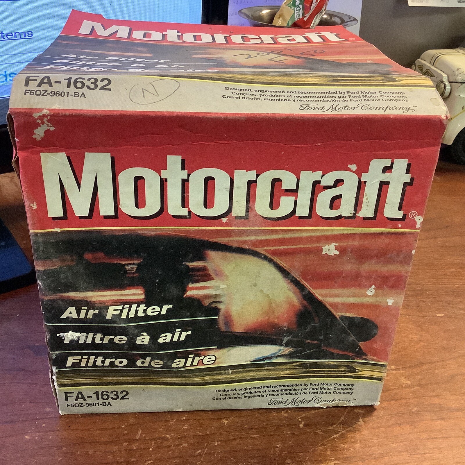 MOTORCRAFT FA1632 - Air filter cross reference