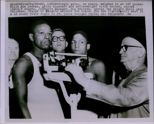 LG844 1959 Wire Photo VIRGIL AKINS DON JORDAN Welterweight Boxing Weigh ...