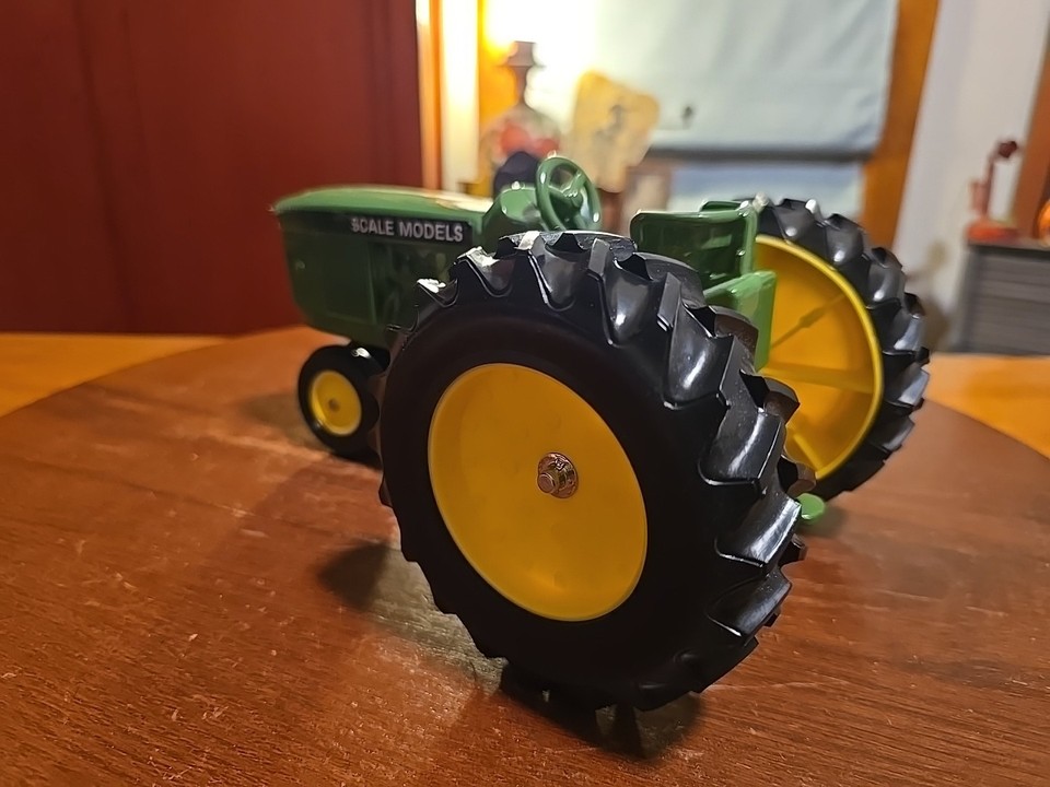 Vintage 1/16 Scale Ertl - Early Scale Models - Green Row Crop Tractor ...