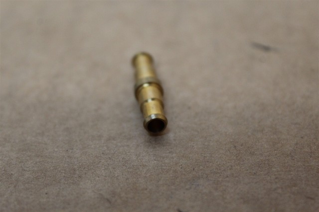 Mercedes-Benz GLS X166 Vacuum System Plug Connection A0069972389 ...