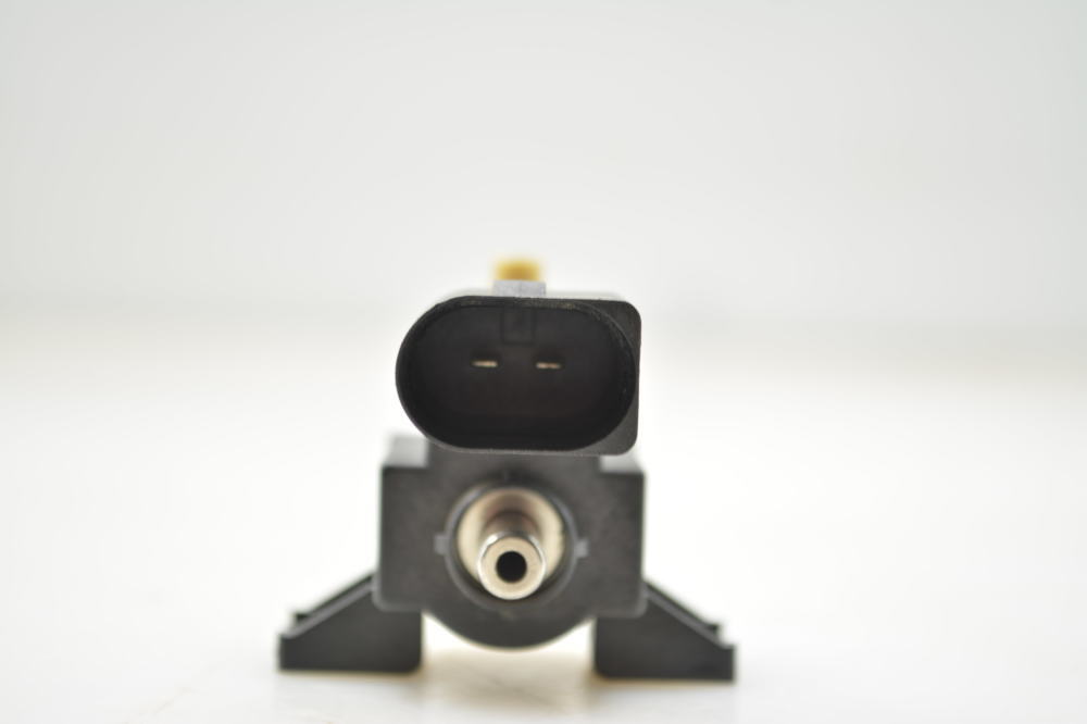 VOLKSWAGEN GOLF MK6 2012 1.4 TSI 03C906283B 70258802 SOLENOID VALVE ...