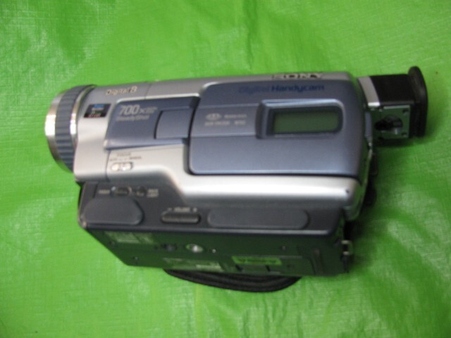 Sony DCR-TRV330 Digital 8 Camcorder - Record Transfer Watch Video8 ...