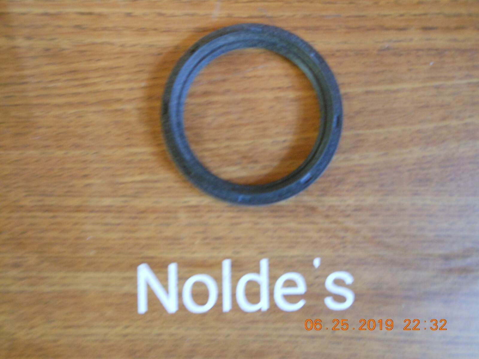 FORD FRONT HUB GREASE RETAINER D8RZ-1190-C ( CS666 DS510B3) | eBay