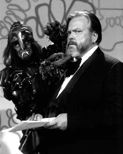 ALAN SUES AND ORSON WELLES IN "ROWAN AND MARTIN'S LAUGH IN" - 8X10 ...