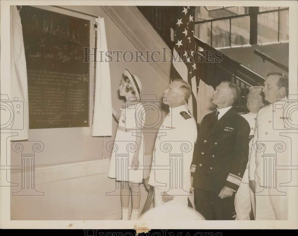 1937 Press Photo Unveiling of U.S.S. President Lincoln memorial tablet ...
