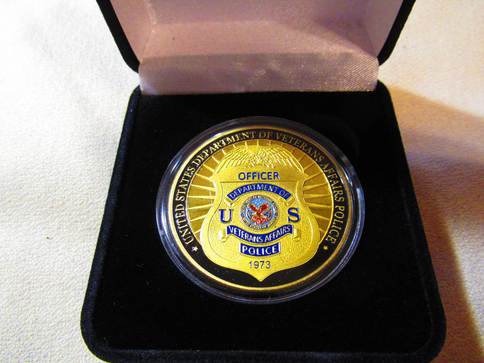 U S Dept of Veterans Affairs Police Challenge Coin w/ Presentation Box ...