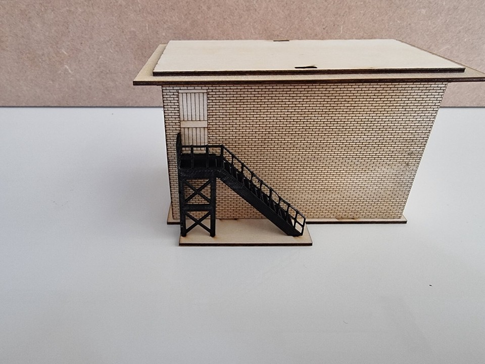 British Railways OO 1:76 Scale Unpainted Wood Laser-Cut ARP Signal Box ...