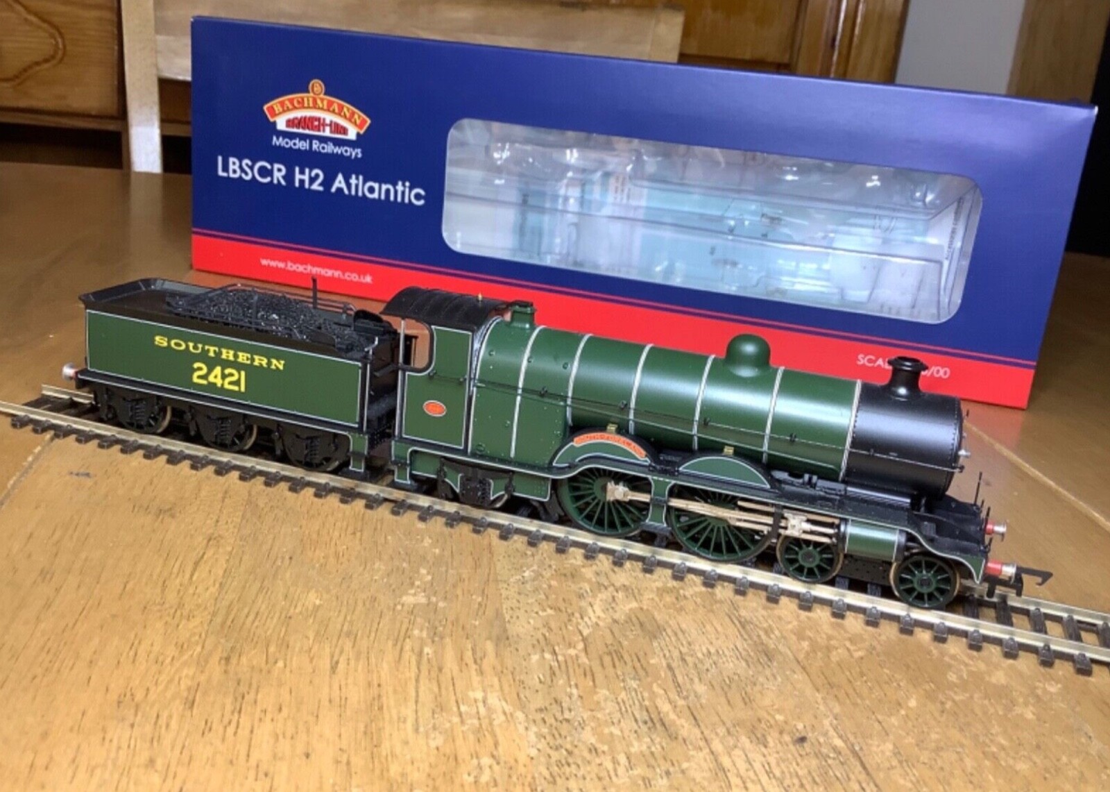 Bachmann Branchline 31-920 LB&SCR H2 Atlantic 2421 'South Foreland' SR ...