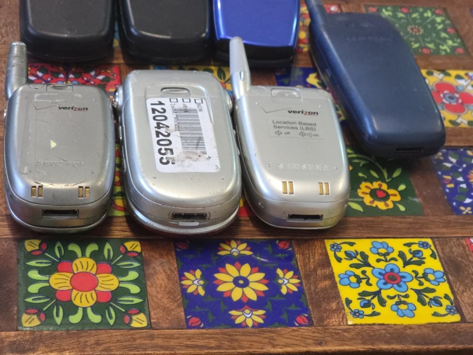 7 Fully Functional Samsung Basic phone lot: T-Mobile, Verizon, AT&T ...