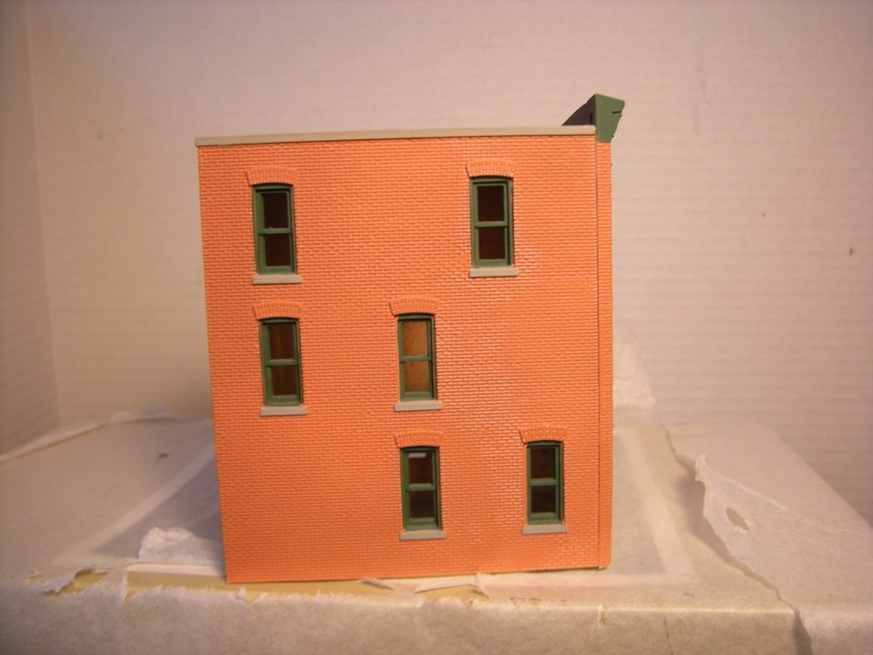HO scale 3 story Brick Apartment Building | eBay