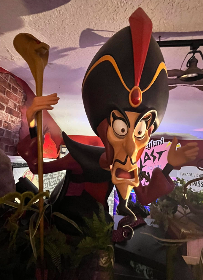 Disney Store Display Aladdin Movies Characters "Jafar" Adu" Lago" Props ...