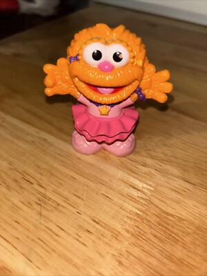 Sesame Street Workshop Zoe PVC Figure Hasbro 2010 RARE HTF | eBay
