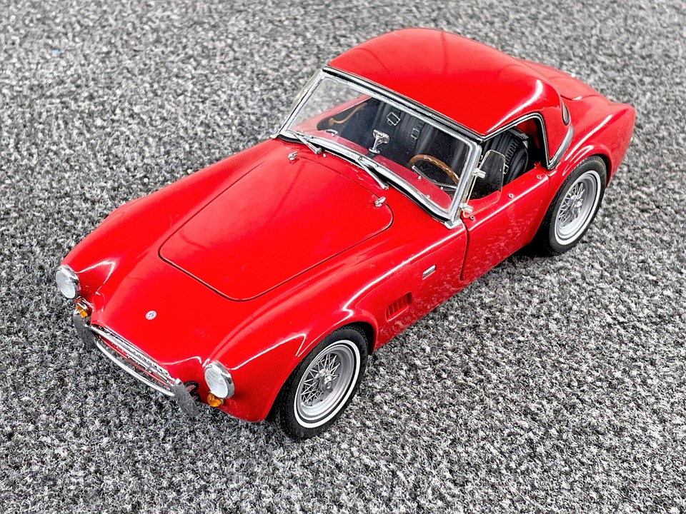 Exoto 1964 289 Shelby Cobra Diecast Car 1:18 w/ BOX & DISPLAY CASE ...