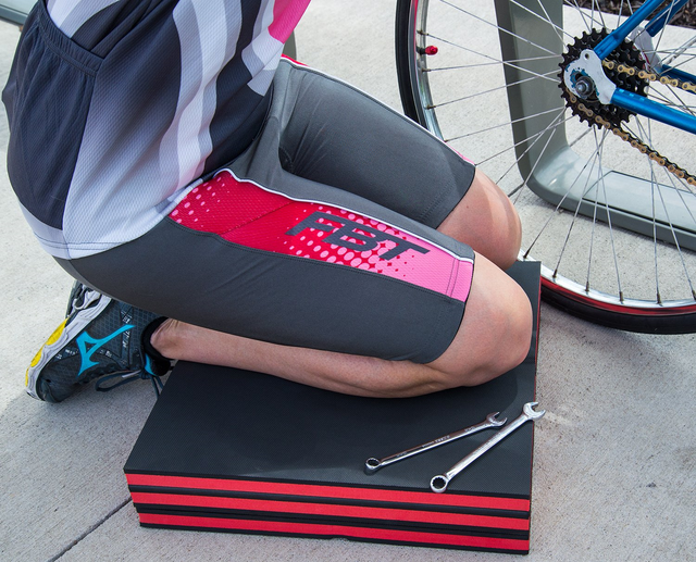 Mechanics Handy Kneel Down Foldable Padded Work Shop Floor Mat Eva Foam ...