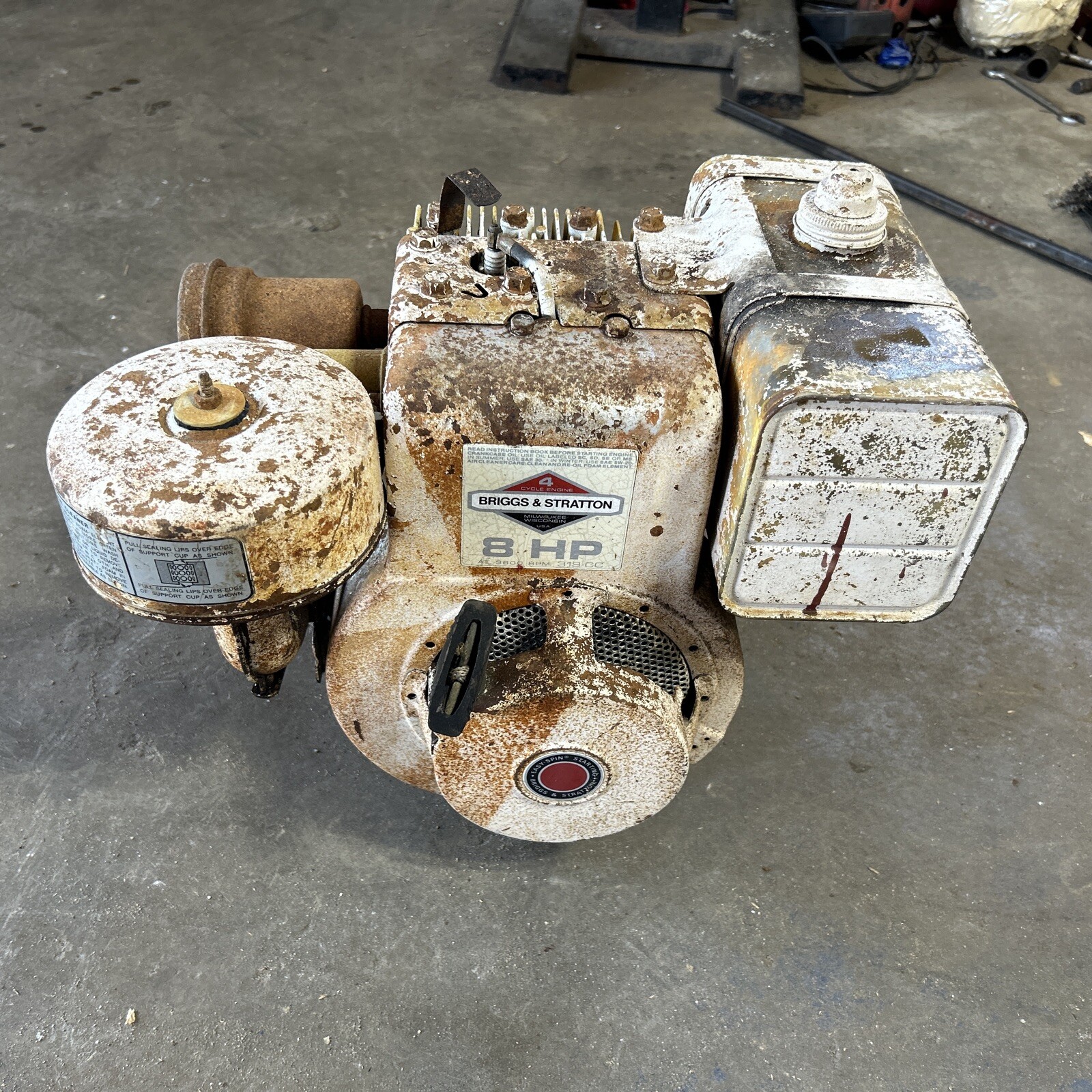 Vintage Briggs & Stratton 8 hp with -1 inch output shaft/model 190432 ...