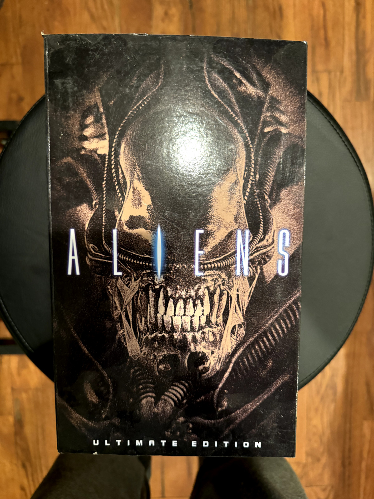 NEW NECA Aliens Ultimate Edition BROWN Alien Action Figure (1986)-box ...