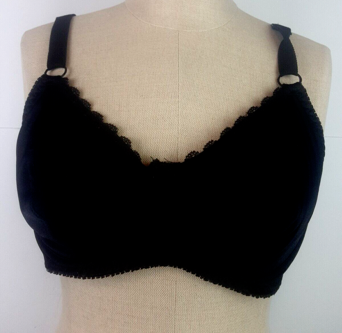 Jolie Intimates RN 94494 Black Underwired Sheer Cup T-Shirt Bra Size 40 ...